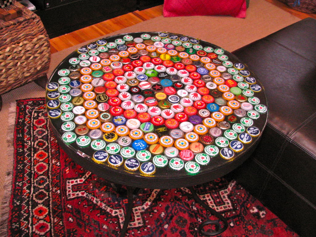 Bottle Cap Side Table – Do It And How