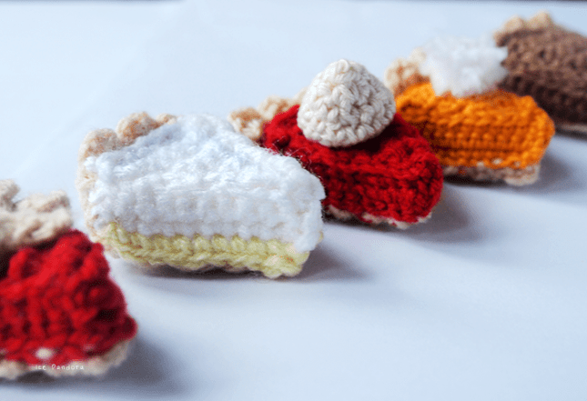 Crocheted Mini Pumpkin Pies – Do It And How