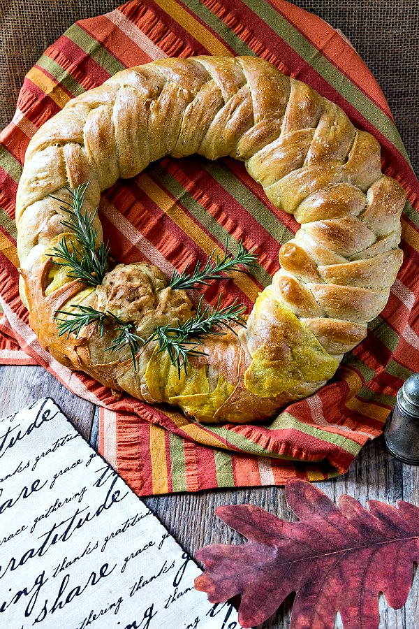 Braided Bread Wreath Centerpiece – Do It And How