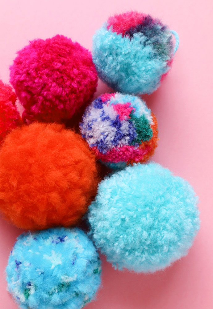 Super Fluffy Pom Poms – Do It And How